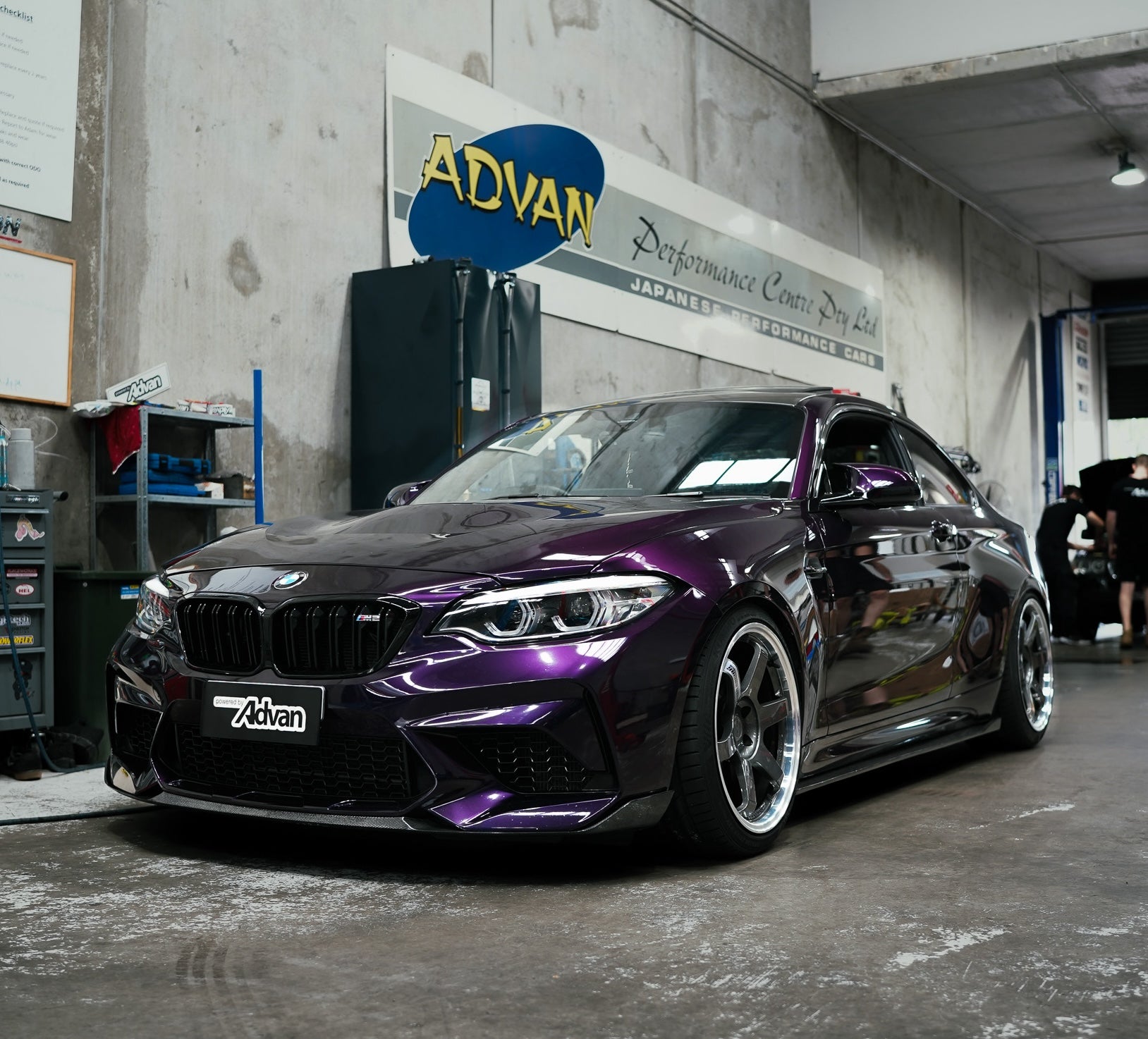 F87 (S55) – Advan Performance